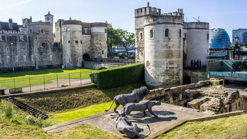London: Harry Potter Tour, Tower of London & River Cruise - The Tower of London and the Thames River Cruise