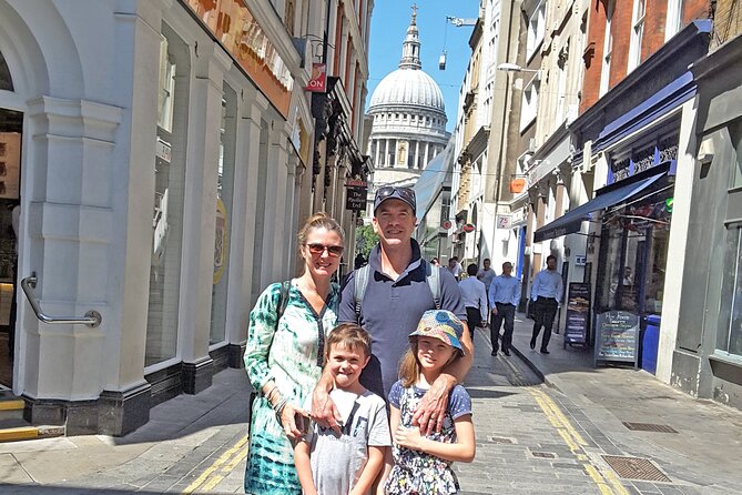London Highlights Family-Friendly Walking Tour With Top Guide - Meeting Point and Logistics