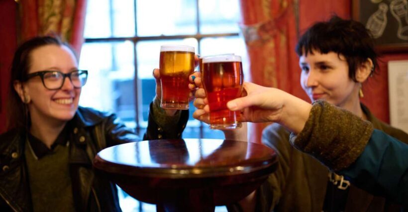 London: Historic Pubs, British Ales & Classic Dishes - Key Points