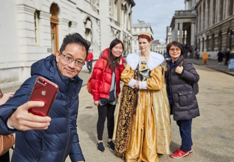 London: Hop-On Hop-Off 1 Day River Pass + Painted Hall - The Experience: What to Expect