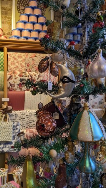 London: Independent Shops - Gifts and History - What’s Included and What’s Not