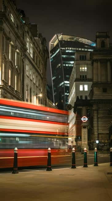 London: Jack the Ripper Tour and Underground Prison in Spanish - Who Should Consider This Tour?