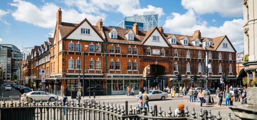 London: Jack the Ripper Walking Tour with an App - Key Points