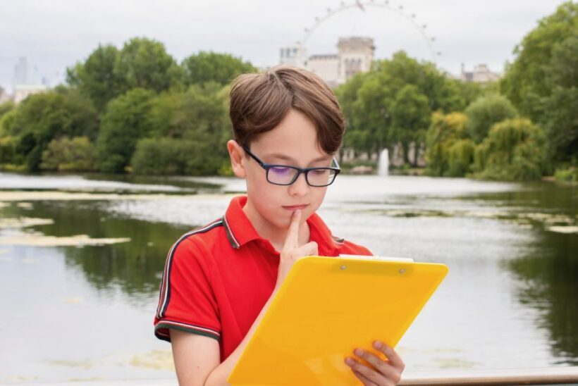 London: Kids Activity Tour in German - Key Points