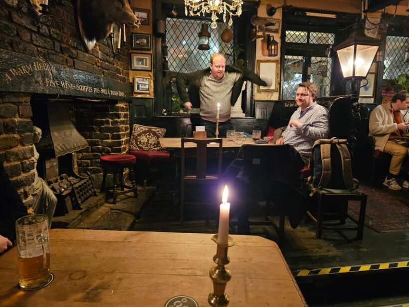 London: Pilgrims and Pirates Historical Pub Tour - A Journey Through Londons Maritime and Criminal Past