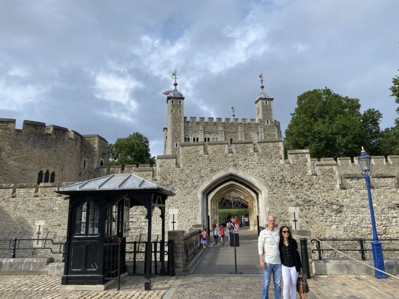 London: Private 6 Hour Walking and Driving London Tour - Authentic Experiences and Authenticity