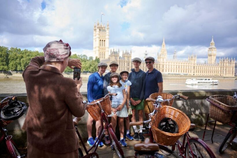 London: Private Family Guided Bike Tour with Childseats - The Sum Up