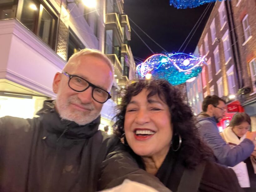 London: Private Festive lights walking tour with a local - Key Points