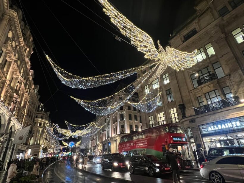 London: Private Festive lights walking tour with a local - In-Depth Look at the Highlights