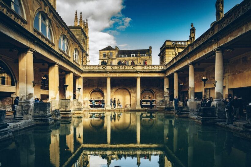 London: Private Tour of Bath with Guide and Transfer - Key Points