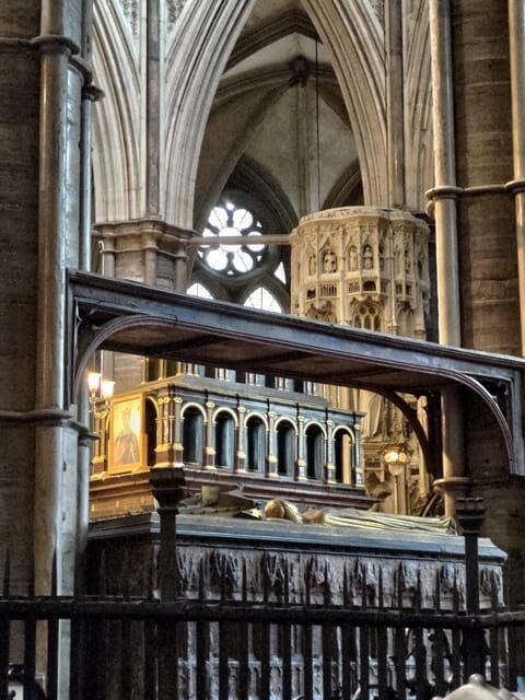 London Private Tour: Westminster Abbey and Guard Change - Discovering London’s Royal Foundations