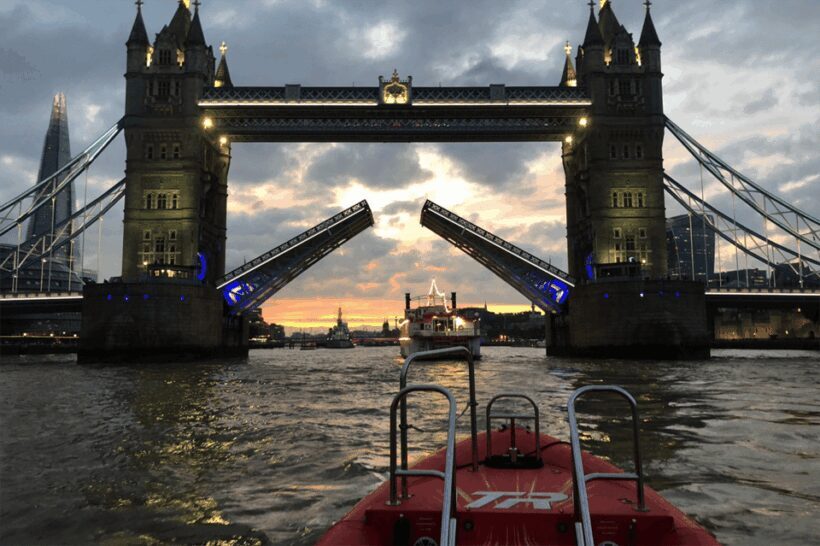 London: River Thames Sunset Speedboat Experience with Drink - Introduction