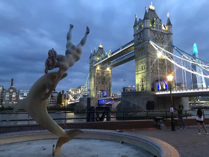 London River Walk and Hidden Gems Pub Hopping Experience - The Pub Experience: More Than Just a Drink