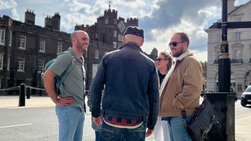 London: Royal Historic Pubs Walking Tour - The Guides and Group Dynamics