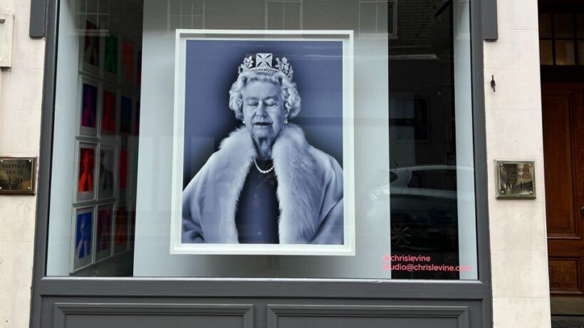 London: Royal Historic Pubs Walking Tour - Price and Value