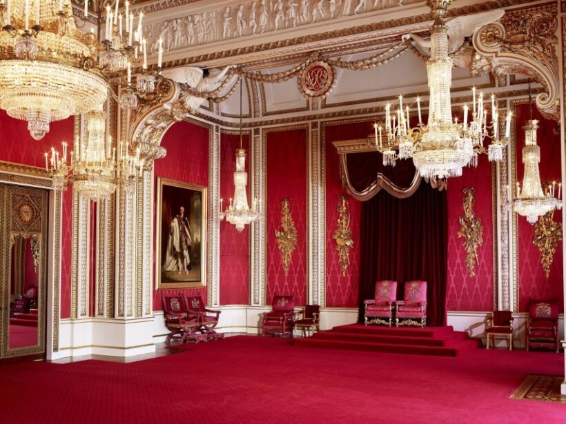 London: Royal Walking Tour and Buckingham Palace Audio Tour - An In-Depth Look at the Experience