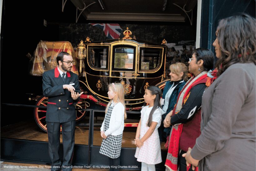 London: Royal Walking Tour with Guard Change & Royal Mews - The Experience and Group Size