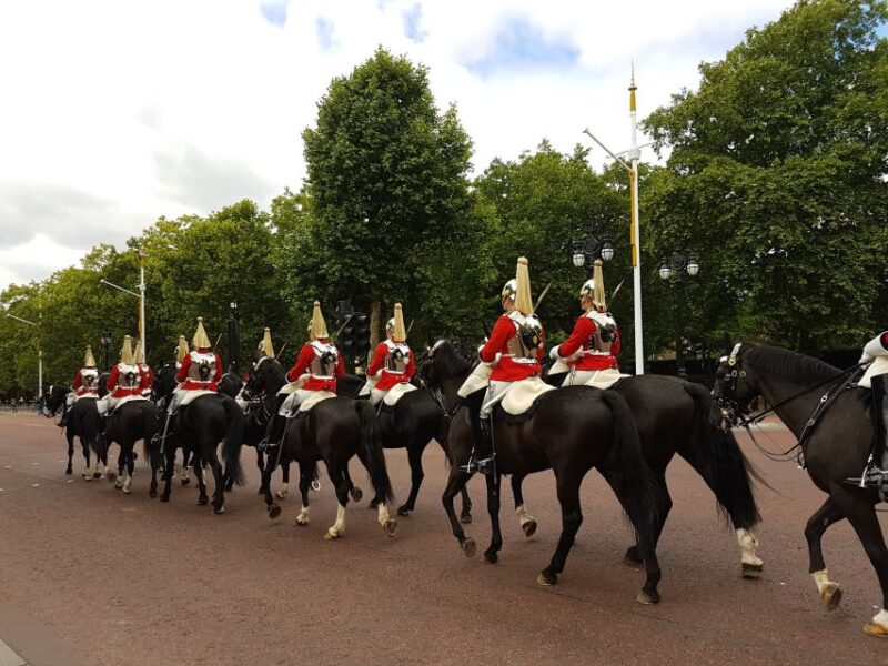 London: Royalty Walking Tour with Changing of The Guard - How the Tour Runs and What You’ll Experience