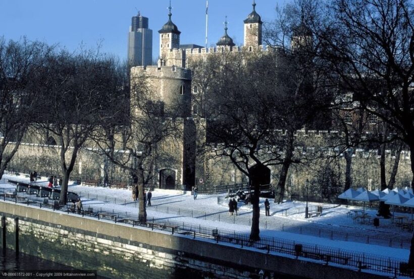 London: Sights and Sounds of Christmas Guided Half-Day Tour - Practical Details and Tips