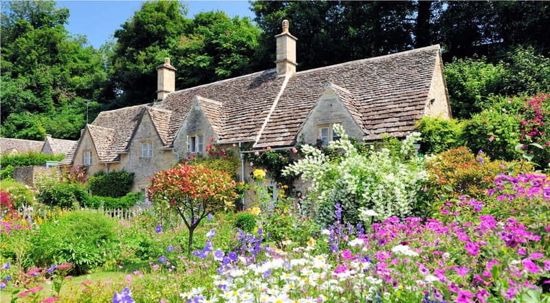 London: Small Group Oxford, Stratford and Cotswolds Day Tour - FAQs