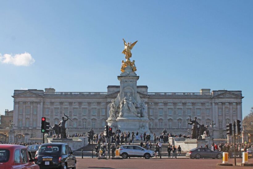 London: Smartphone Heritage Walks Trafalgar Square - Who Will Love This Experience?