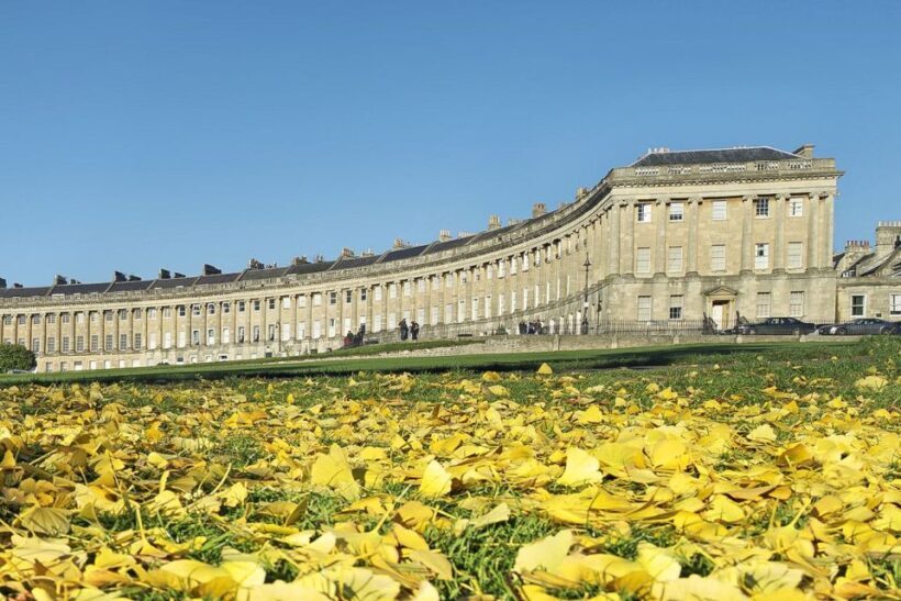 London: Stonehenge, Bath, Lacock, & Avebury Small Group Tour - A Practical, Balanced Look at the Tour