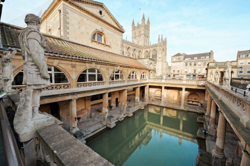 London: Stonehenge, Windsor, and Bath Day Trip by Bus - FAQs