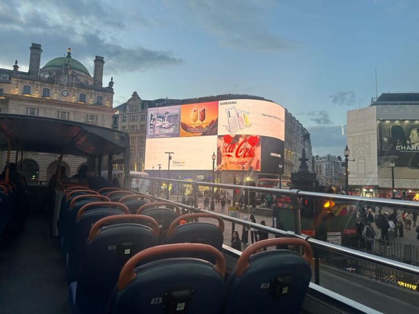London: Taylor Swift Singalong Bus Tour - Key Points