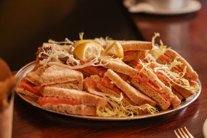 London: the Heart of the City Food Tour With Eating Europe - Indulge in Local Specialties and Iconic Dishes