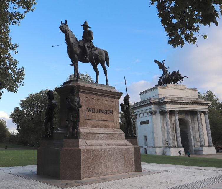 London: Three Palaces Walk & Tea at Kensington Palace - Key Points