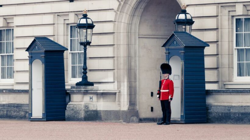 London: Three Palaces Walk & Tea at Kensington Palace - Frequently Asked Questions