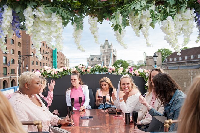 London Tootbus Bar Bus Sunset Tour With Drinks - Comfortable and Eco-Friendly Travel