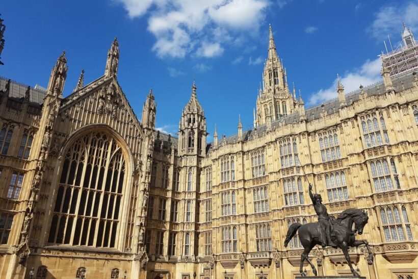 London: Top 30 Sights Walking Tour and Tower Bridge Exhibit - Key Points
