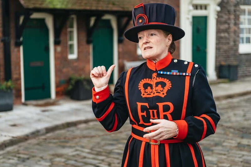 London: Tower of London Entry & Beefeater Private Audience - A Closer Look at the Experience