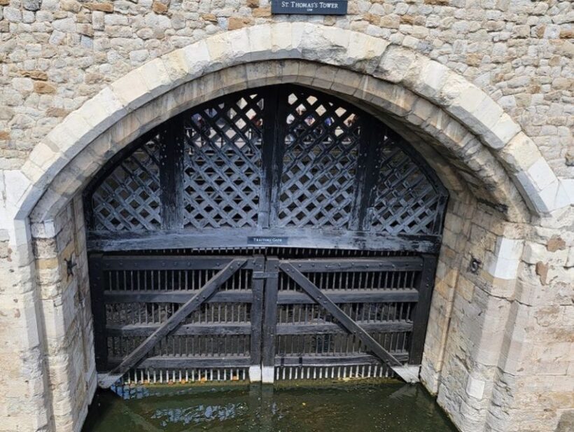 London: Tower of London Tour with Crown Jewels & Beefeaters - The Sum Up