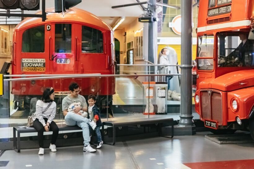 PRIVATE　NO ENTRY　London Transport Family Explorer_tickets.jpg?h=