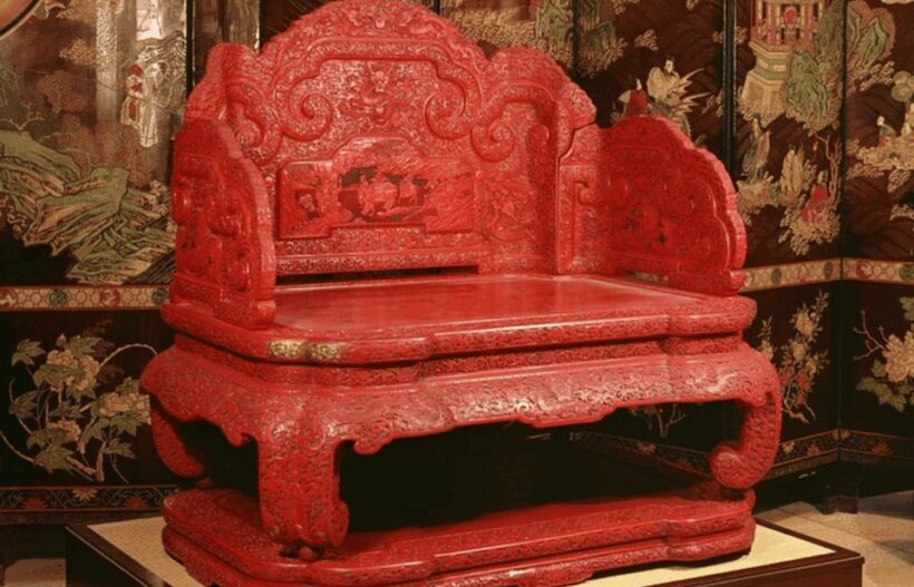 London: Victoria and Albert Private Tour with Expert Guide - Practical Considerations
