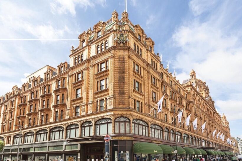 London Vintage Bus Tour and Cream Tea at Harrods - A Deep Dive into the Experience