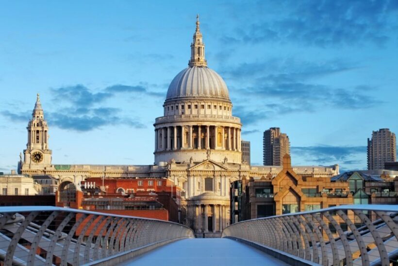 London Vintage Bus Tour and Cream Tea at Harrods - FAQs