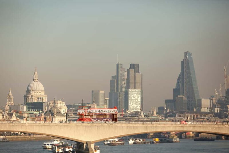 London Vintage Bus Tour: Live Comedy Sightseeing Show - What makes this tour stand out?