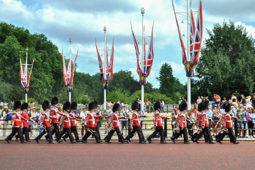 London Vintage Bus Tour, Thames Cruise, Fish & Chips - A Closer Look at the Experience