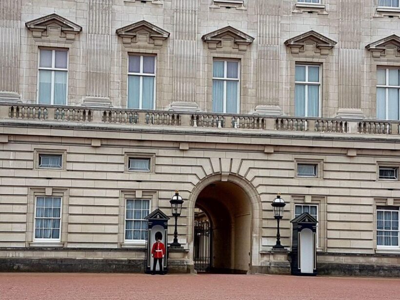 London: Westminster Private Walking Tour & London Eye - Key Points