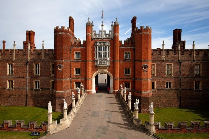 London, Windsor Castle and Hampton Court Palace Guided Tour - Meeting and Pickup