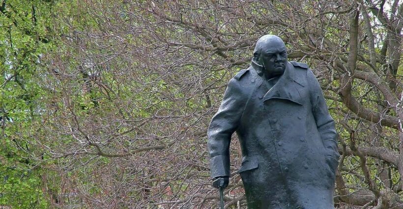 London: Winston Churchill Walking Tour with War Rooms Ticket - The Experience of a Guide