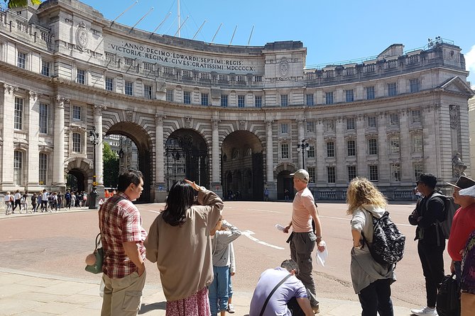 Londons Amazing Palaces & Parliament : Private Tour - Accessibility