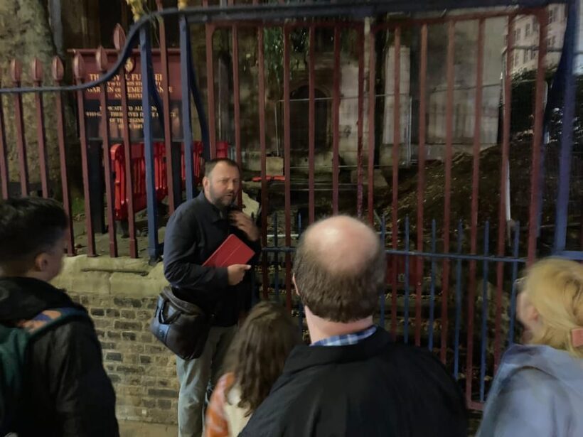 London's Ghosts & Gruesome Past Nighttime Walking Tour - Key Points