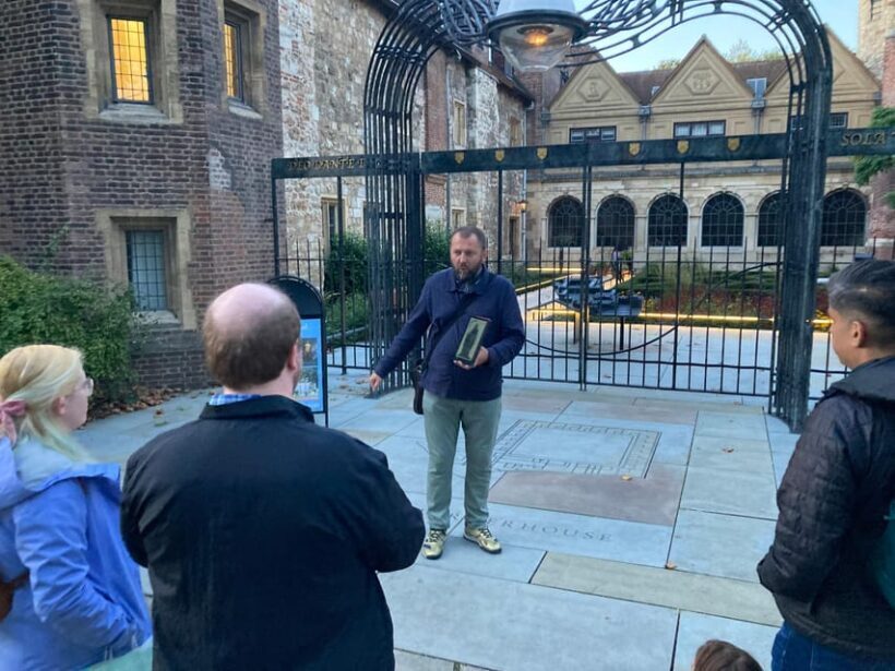 London's Ghosts & Gruesome Past Nighttime Walking Tour - An In-Depth Look at the Tour Experience