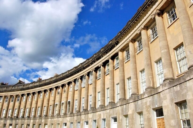 London:Windsor Castle, Stonehenge & Bath Day Trip with Local - FAQ