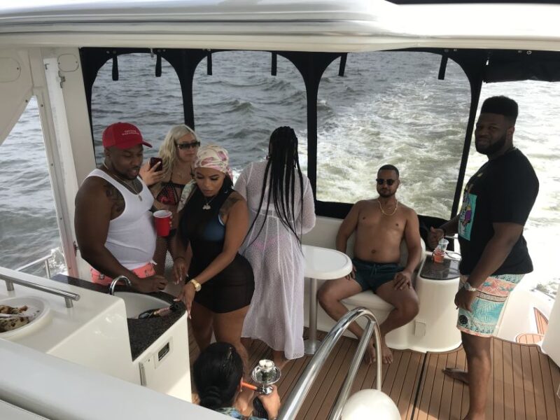 Long Island: Yacht Charters, Location: Port Jefferson Harbor - Who Will Love This Experience?