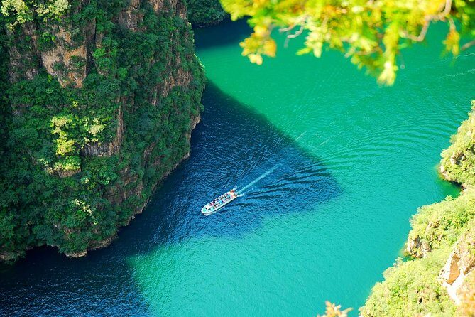 Longqing Gorge and Guyaju Caves Private Day Tour - An In-Depth Look at the Itinerary and Experiences